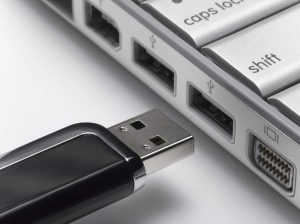 How To Create A Bootable Windows 10 USB Drive with Microsoft's Media ...